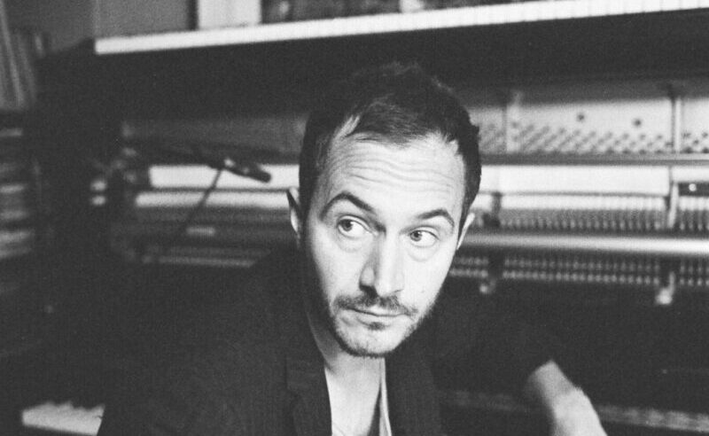 NEW SINGLE : TOM SMITH - shares new track, 'Broken Time' - Scottish ...